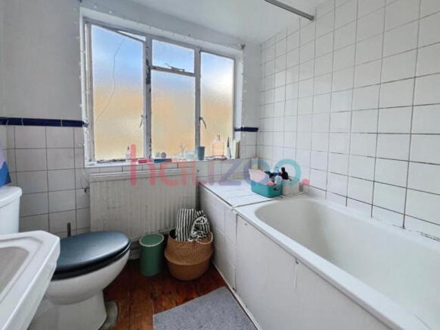 4 bedroom terraced house for rent in Haverstock Street, Islington, N1