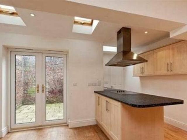 4 bedroom terraced house for rent in Haxby Road The Groves YO31