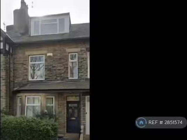 4 bedroom terraced house for rent in Hall Road, Bradford, BD2