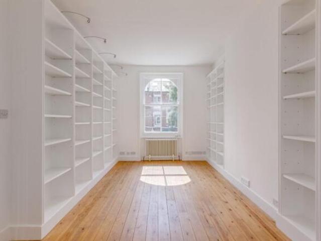 4 bedroom terraced house for rent in Hamilton Gardens, St Johns Wood, London, NW8