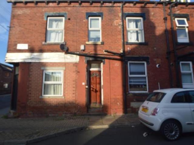 4 bedroom terraced house for rent in Harold Mount, Leeds, West Yorkshire, LS6