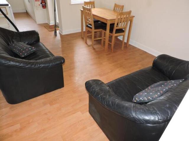 4 bedroom terraced house for rent in Hart Street, Lenton, Nottingham, NG7