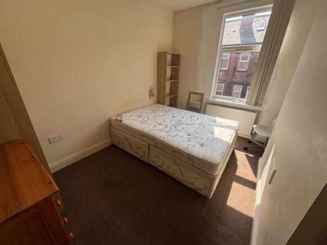 4 bedroom terraced house for rent in Headingley Mount, Headingley, Leeds, LS6