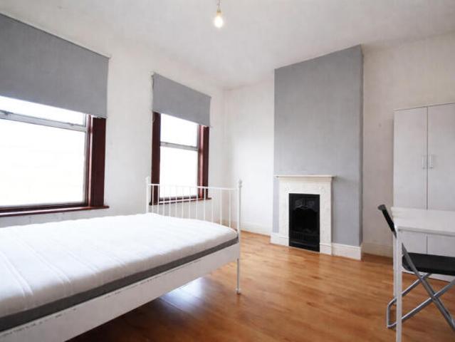 4 bedroom terraced house for rent in Hearsall Lane, Earlsdon, CV5