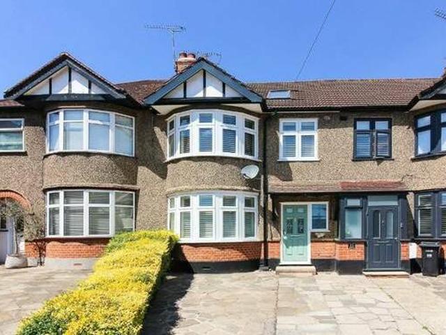 4 bedroom terraced house for rent in Heronway Woodford Green Essex IG8