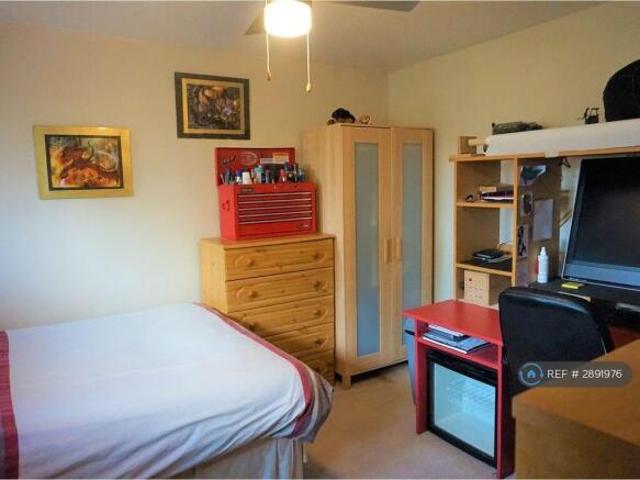 4 bedroom terraced house for rent in Hutton Avenue, Milton Keynes, MK6