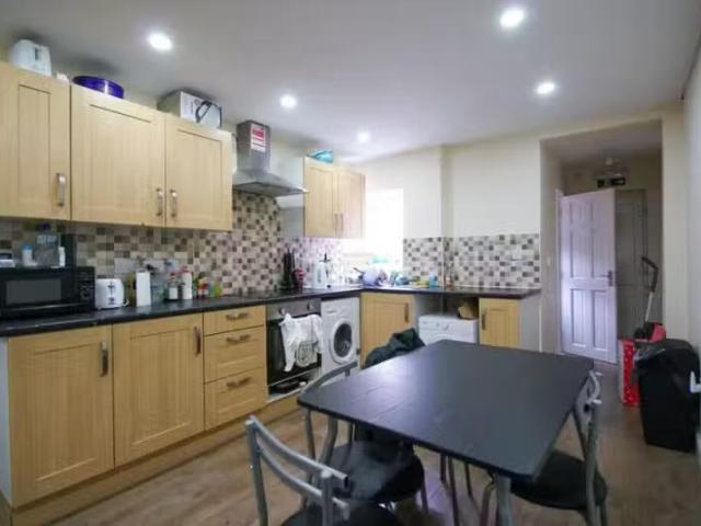 4 bedroom terraced house for rent in Hubert Road, Selly Oak, B.