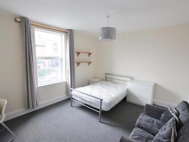 4 bedroom terraced house for rent in Hunter Hill Road, Sheffield, S11 8UE, S11