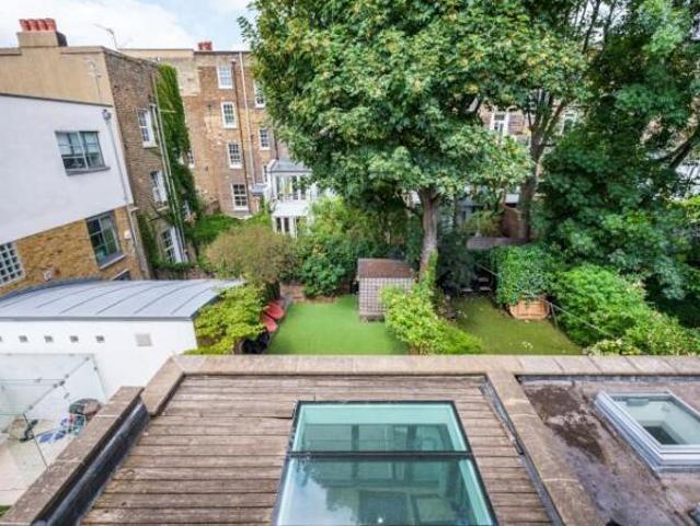 4 bedroom terraced house for rent in Huntingdon Street, London N1