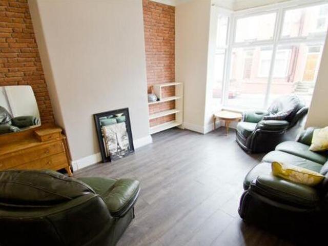 4 Bedroom Terraced House For Rent In Hyde Park, Leeds