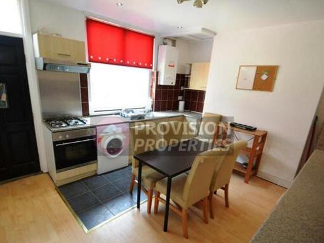 4 Bedroom Terraced House For Rent In Hyde Park, Leeds