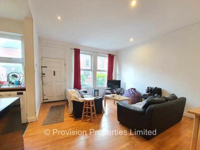 4 Bedroom Terraced House For Rent In Hyde Park, Leeds