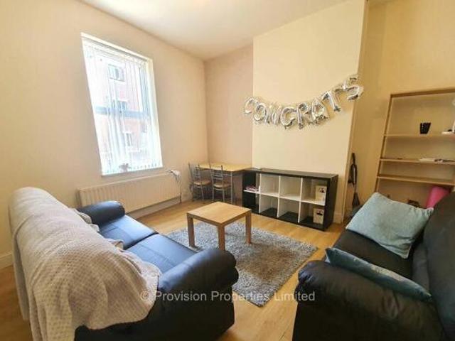 4 Bedroom Terraced House For Rent In Hyde Park, Leeds