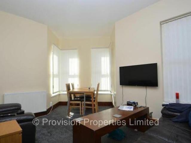 4 Bedroom Terraced House For Rent In Hyde Park, Leeds