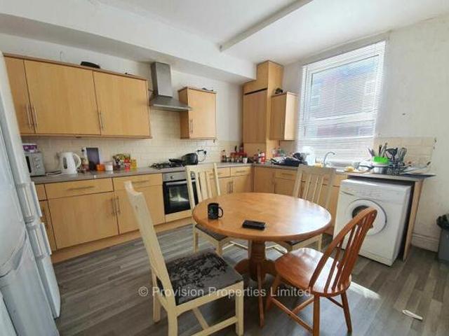 4 Bedroom Terraced House For Rent In Hyde Park, Leeds