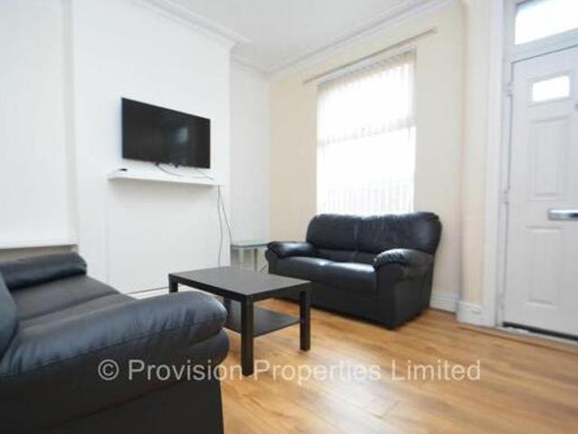 4 Bedroom Terraced House For Rent In Hyde Park, Leeds