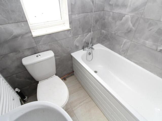 4 bedroom terraced house for rent in Ingledew Road, Plumstead, SE18