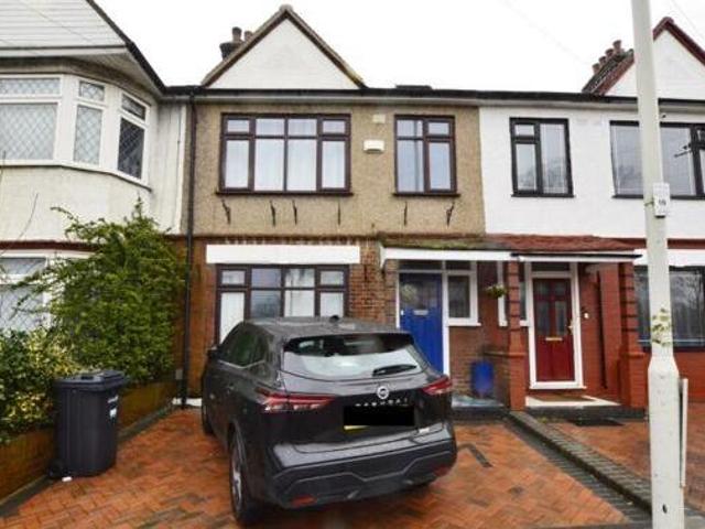4 Bedroom Terraced House For Rent In Ilford, Essex