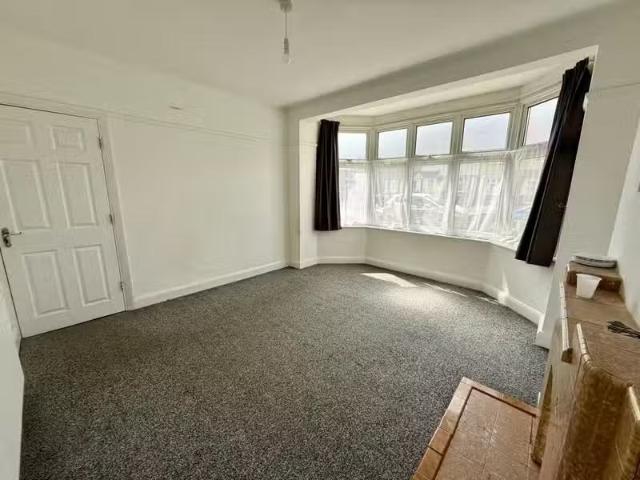 4 bedroom terraced house for rent in Ilford, IG3