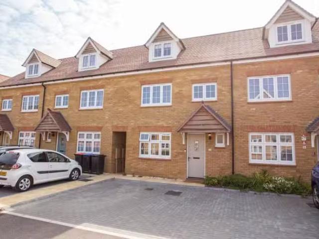 4 bedroom terraced house for rent in Judd Road, Hersden, Cante.