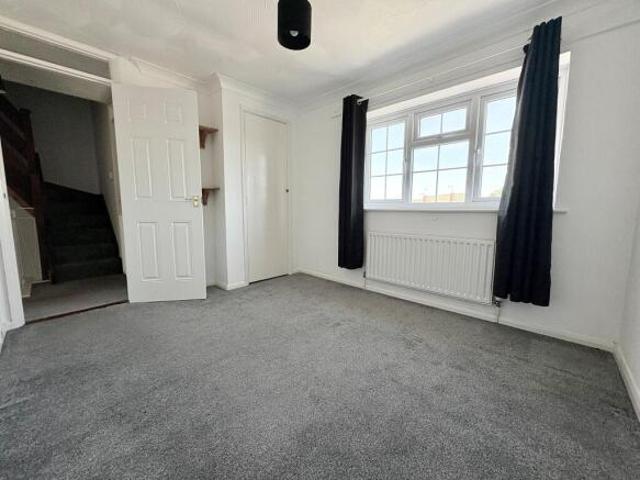4 bedroom terraced house for rent in Oastview, Rainham, ME8