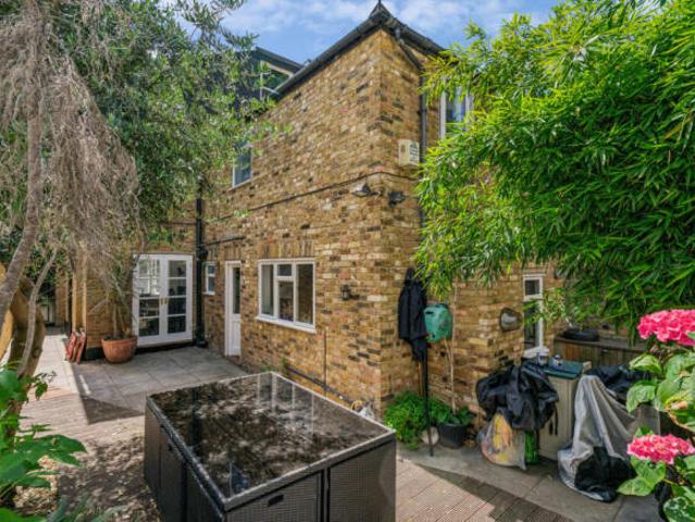 4 bedroom terraced house for rent in Orbel Street, London, SW11