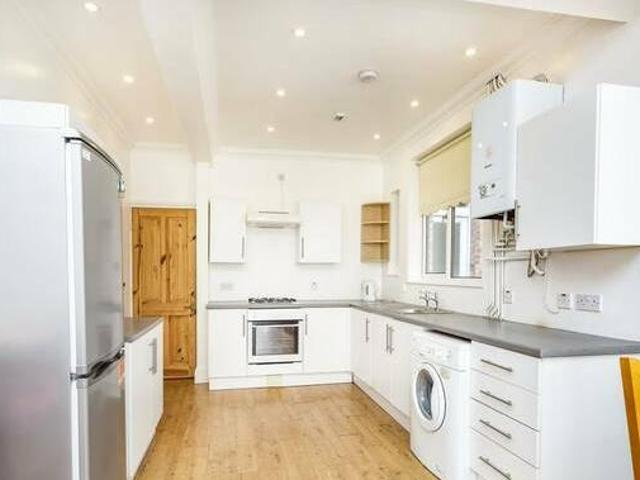 4 bedroom terraced house for rent in Orchard Road Southsea PO4
