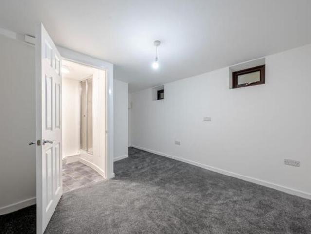 4 bedroom terraced house for rent in Oxford Terrace, Harrogate, HG1