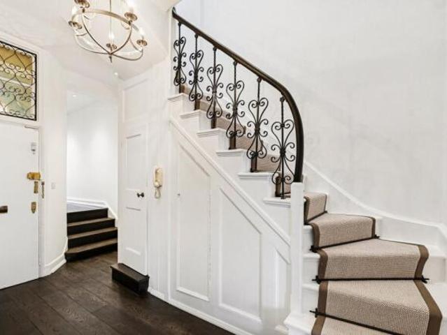 4 bedroom terraced house for rent in Lowndes Square, Knightsbridge, SW1X