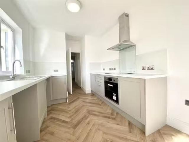 4 bedroom terraced house for rent in Long Ashton, Weston Road.