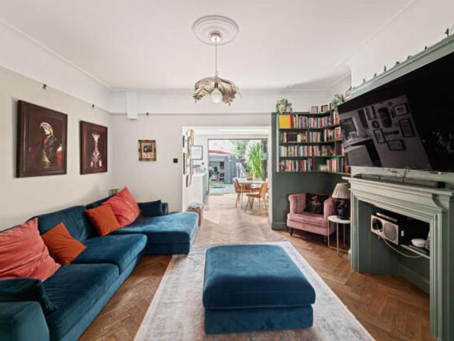 4 bedroom terraced house for rent in London, NW10
