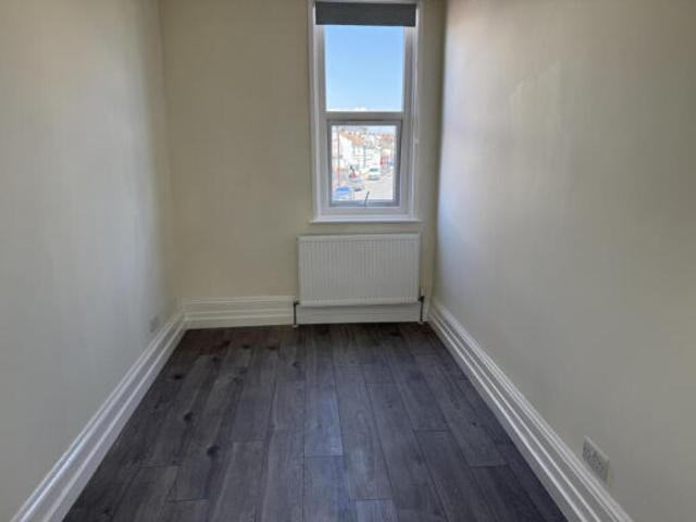 4 bedroom terraced house for rent in High Road, Willesden London, NW10 2JN, NW10