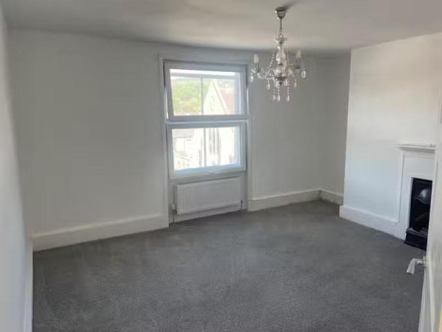 4 bedroom terraced house for rent in London Road, Dover, CT17