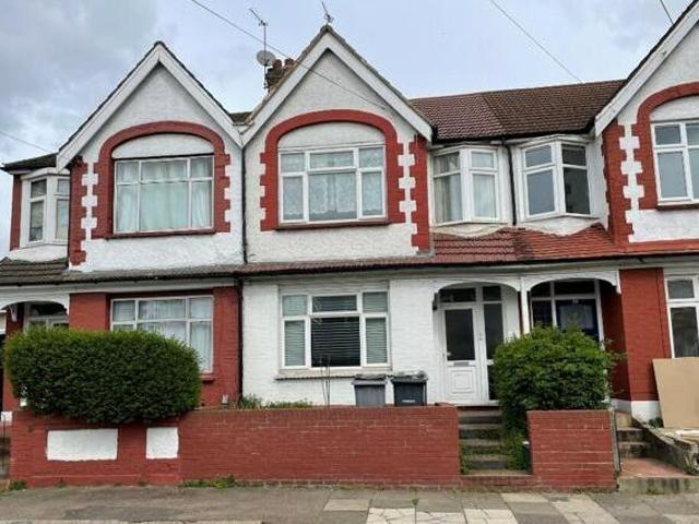 4 Bedroom Terraced House For Rent In London