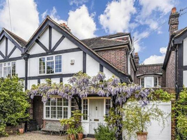 4 Bedroom Terraced House For Rent In London
