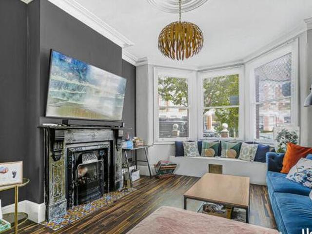 4 Bedroom Terraced House For Rent In London
