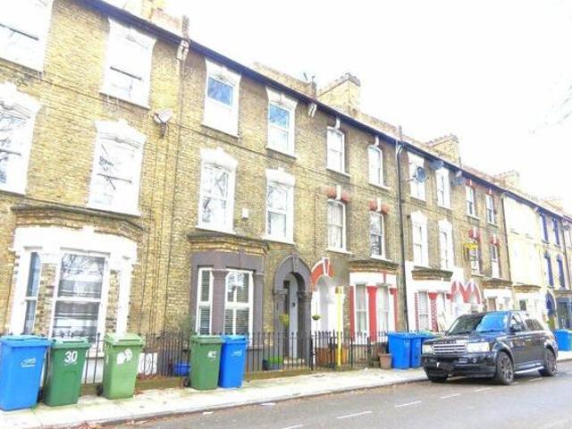 4 Bedroom Terraced House For Rent In London