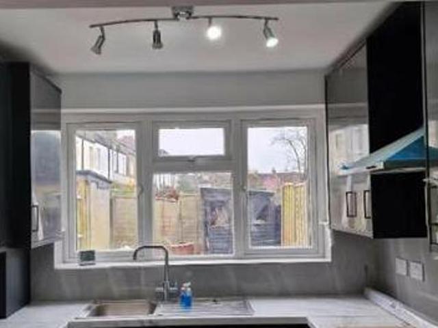 4 Bedroom Terraced House For Rent In London