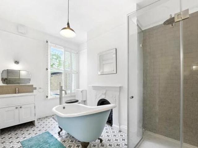 4 Bedroom Terraced House For Rent In London