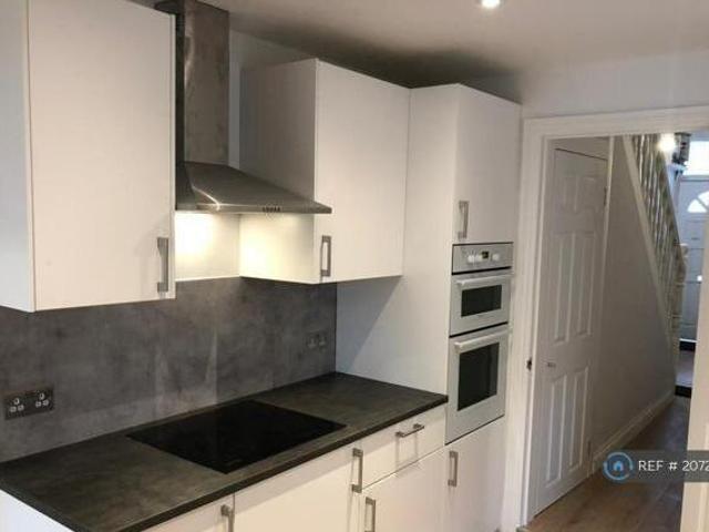 4 Bedroom Terraced House For Rent In London