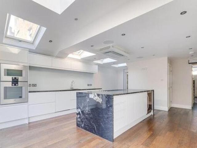 4 Bedroom Terraced House For Rent In London