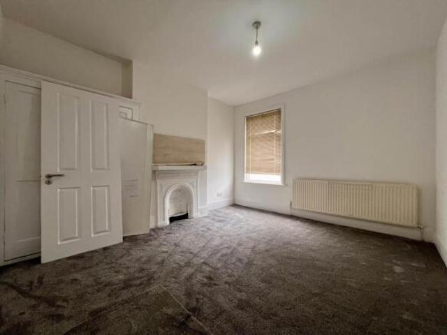 4 bedroom terraced house for rent in Lathom Road, East Ham, E6 2DX, E6