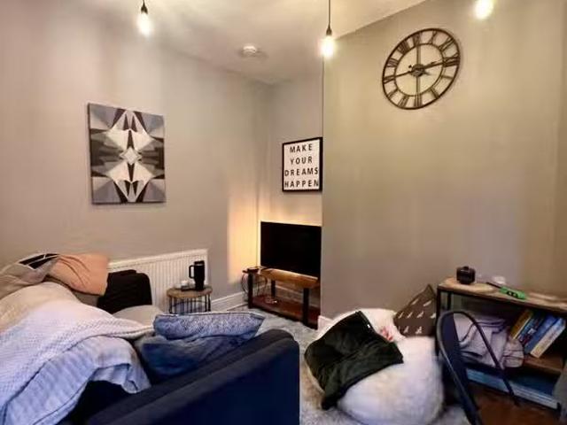 4 bedroom terraced house for rent in Lawrence Road, Liverpool.
