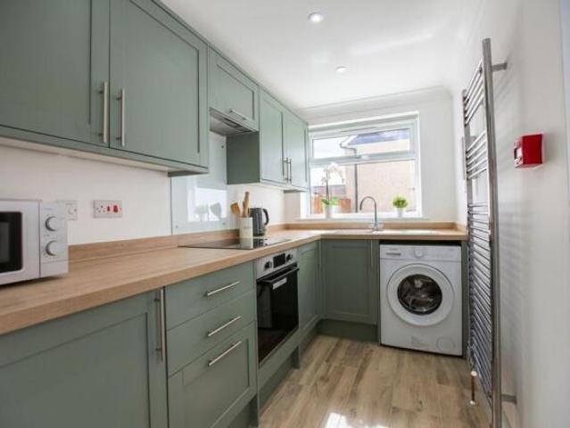 4 bedroom terraced house for rent in Lamcote Grove, Nottingham, NG2