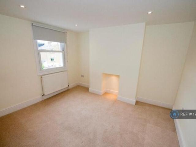 4 bedroom terraced house for rent in Landells Rd, London, SE22