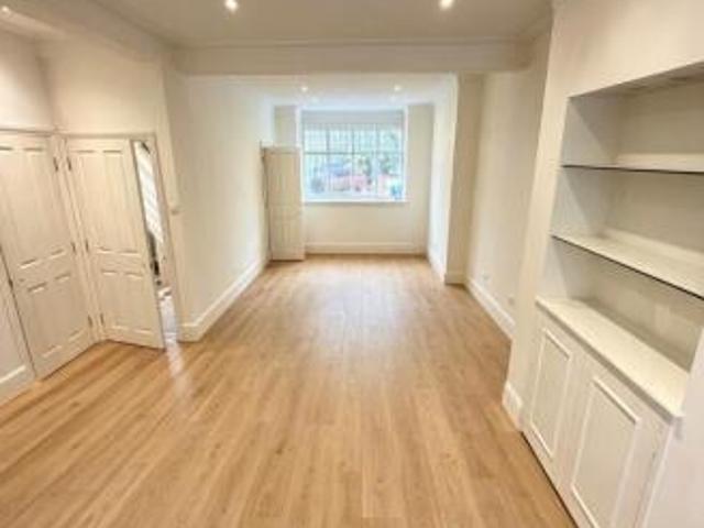 4 bedroom terraced house for rent in Larnach Road, Hammersmith, W6