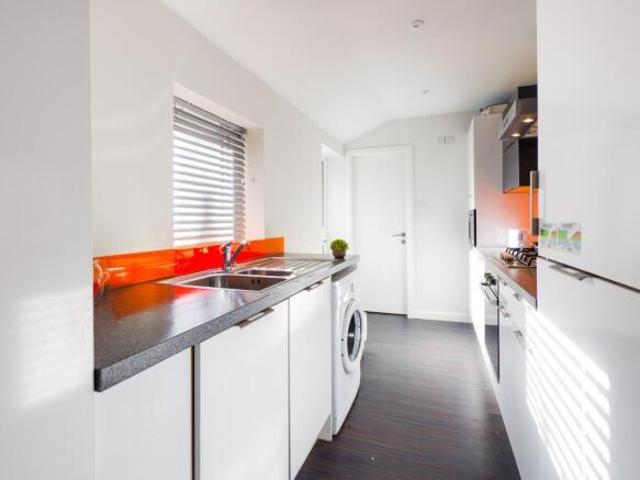 4 bedroom terraced house for rent in Leek Road, Stoke, ST4