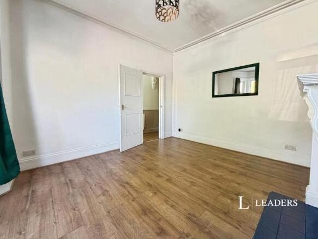 4 bedroom terraced house for rent in Lennox Road, Worthing, BN11