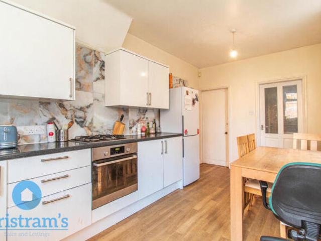 4 bedroom terraced house for rent in Leslie Road, Forest Fields, NG7