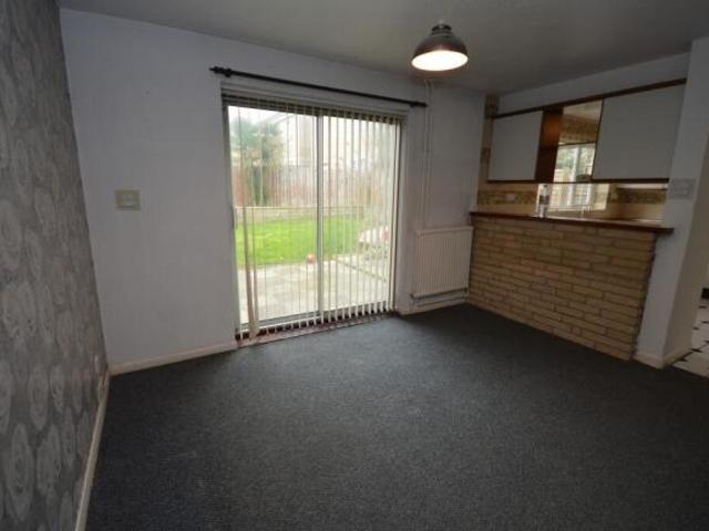 4 bedroom terraced house for rent in Liskeard Way, Freshbrook, Swindon, SN5